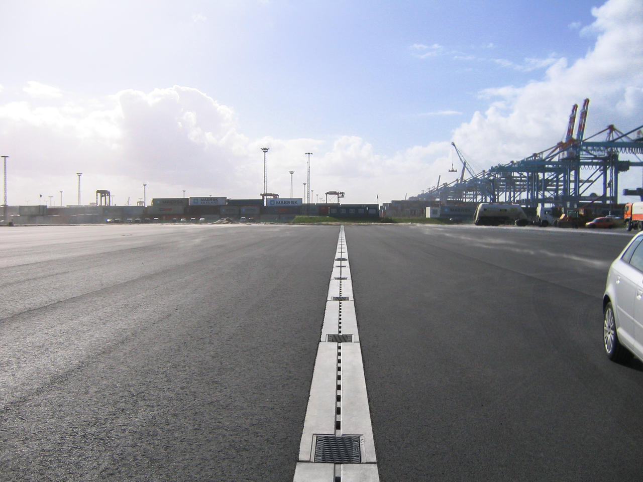 BIRCOslot (Monolithic concrete slot channel) | Scantank